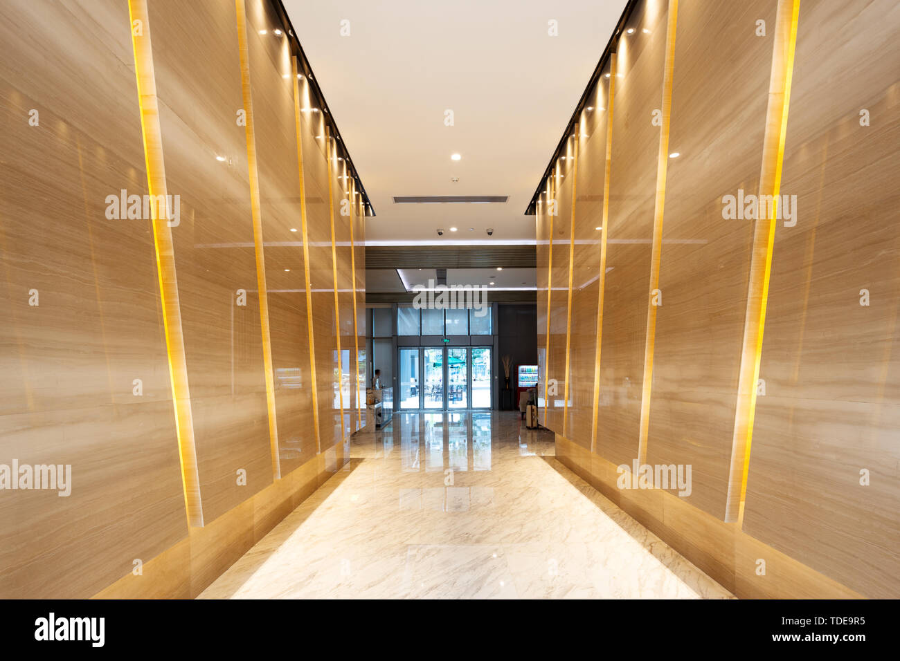 Windows and floors with modern ceiling hi-res stock photography and ...