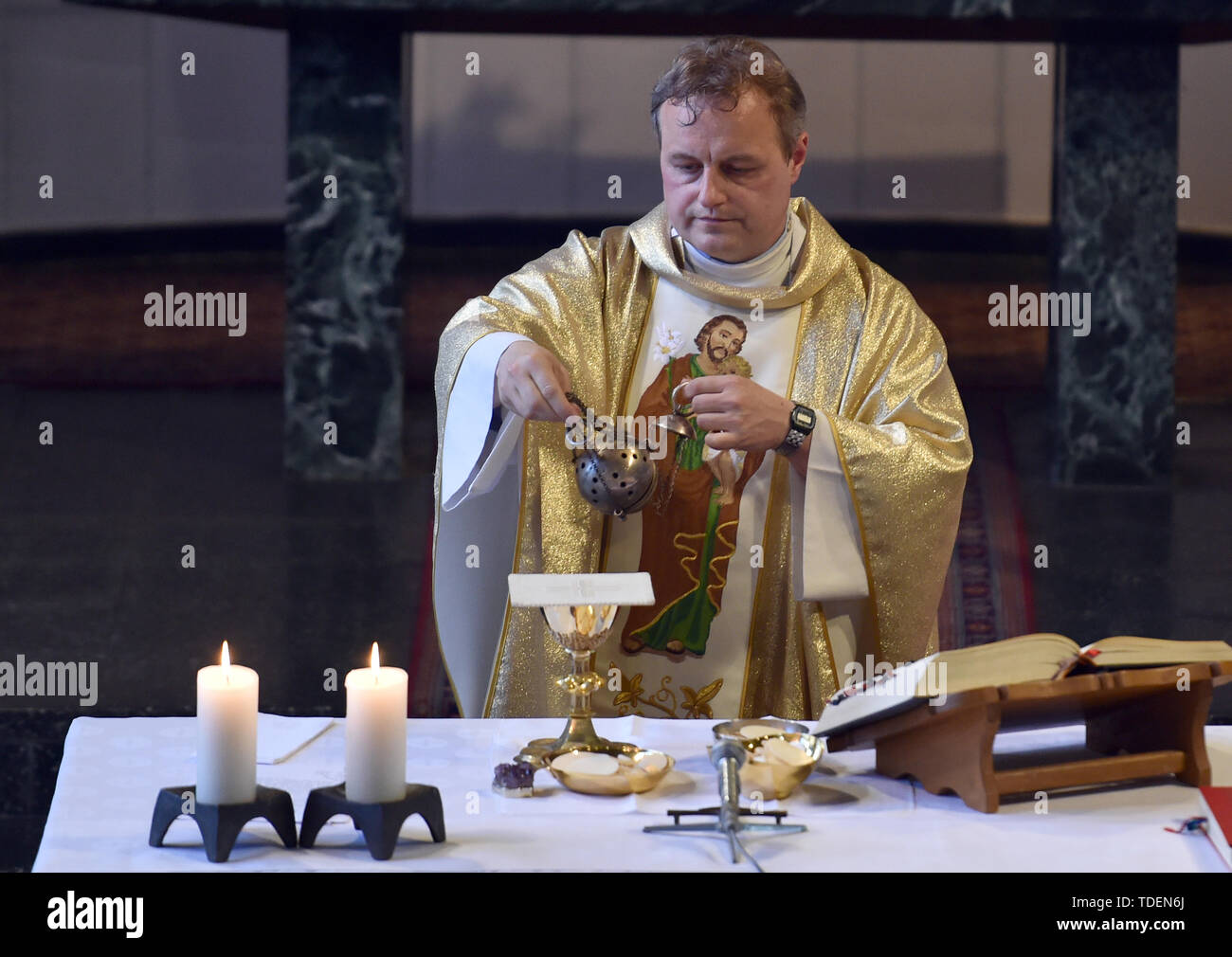 Merzenich Morschenich, Germany. 15th June, 2019. Pastor Andreas ...