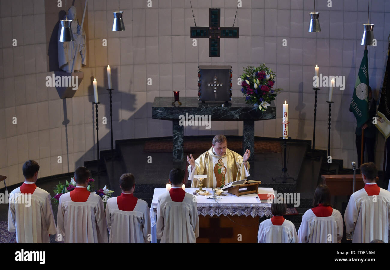 Merzenich Morschenich, Germany. 15th June, 2019. Pastor Andreas ...