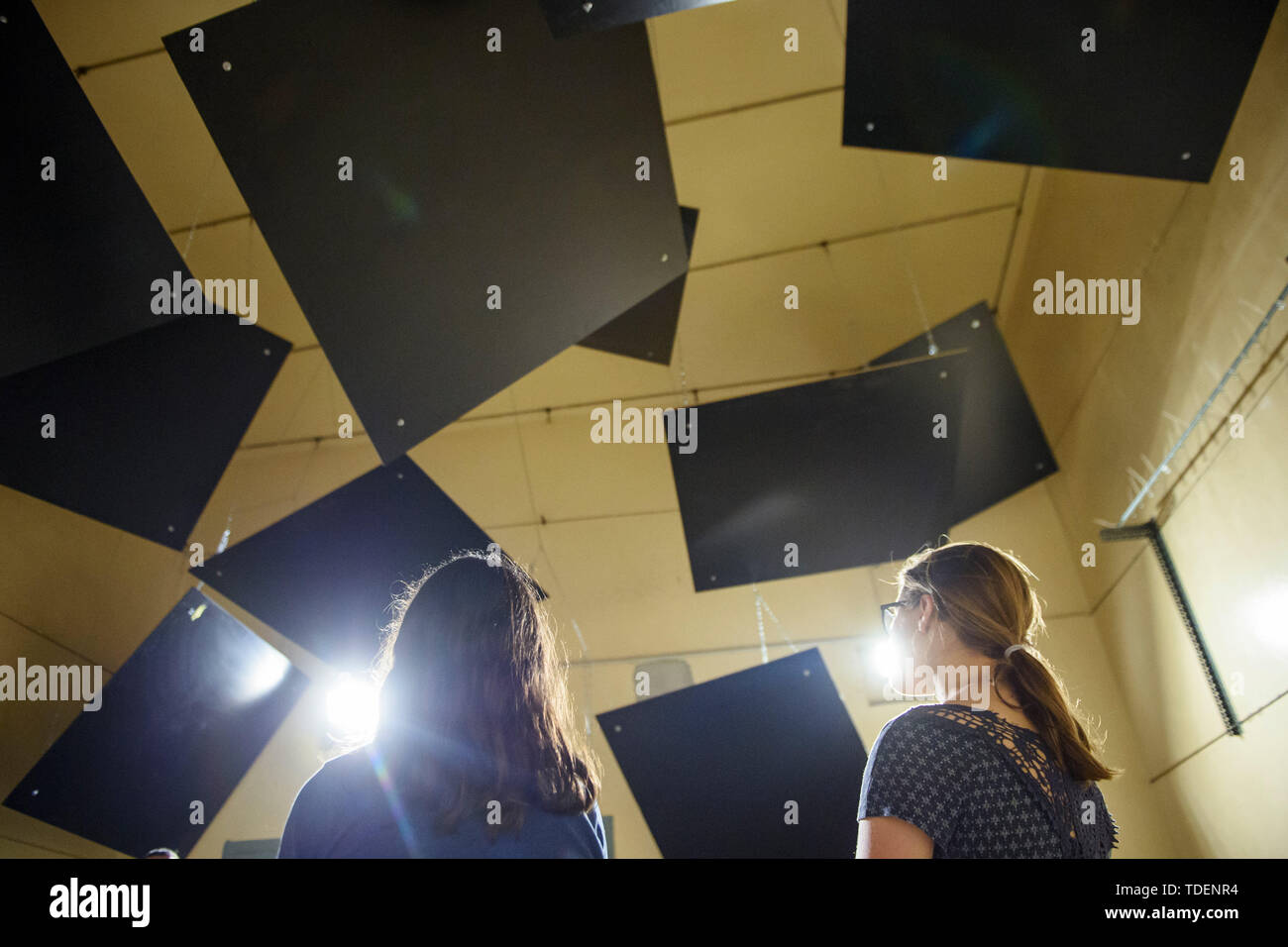 Propagation room hi-res stock photography and images - Alamy