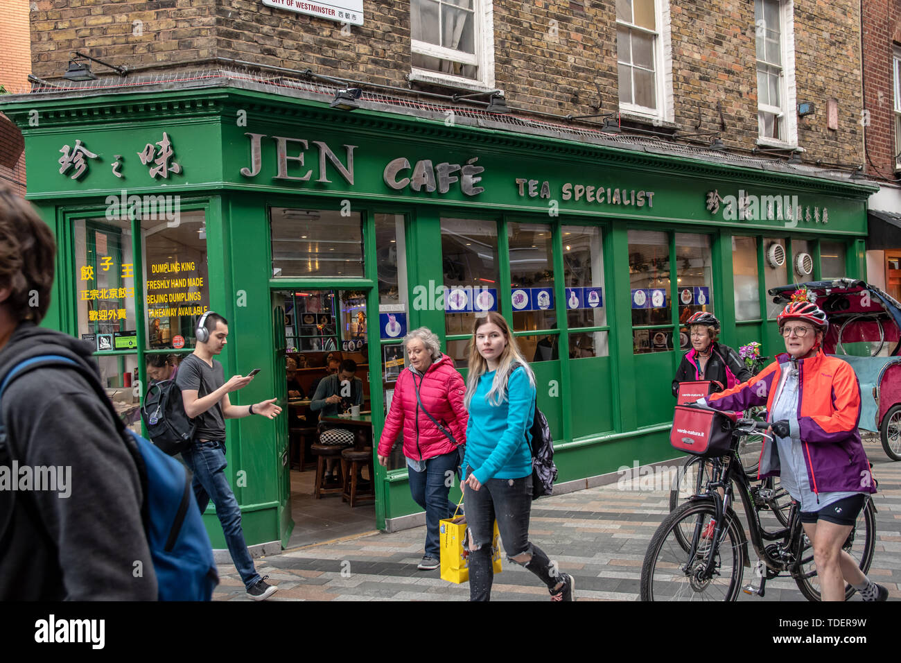 Jen cafe in chinatown hi-res stock photography and images - Alamy