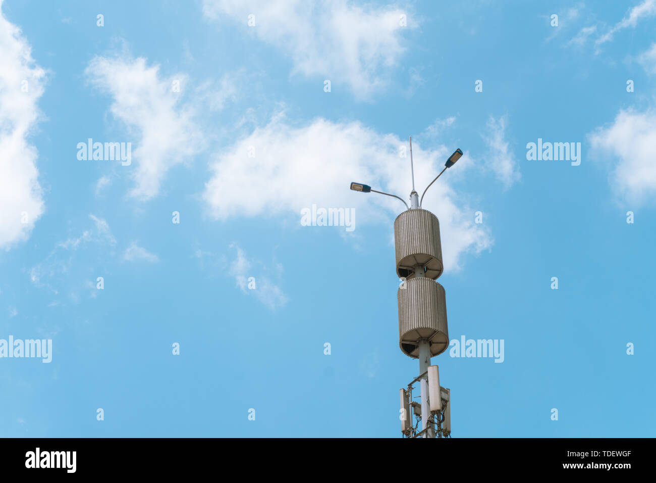 Blue sky white jade hi-res stock photography and images - Alamy