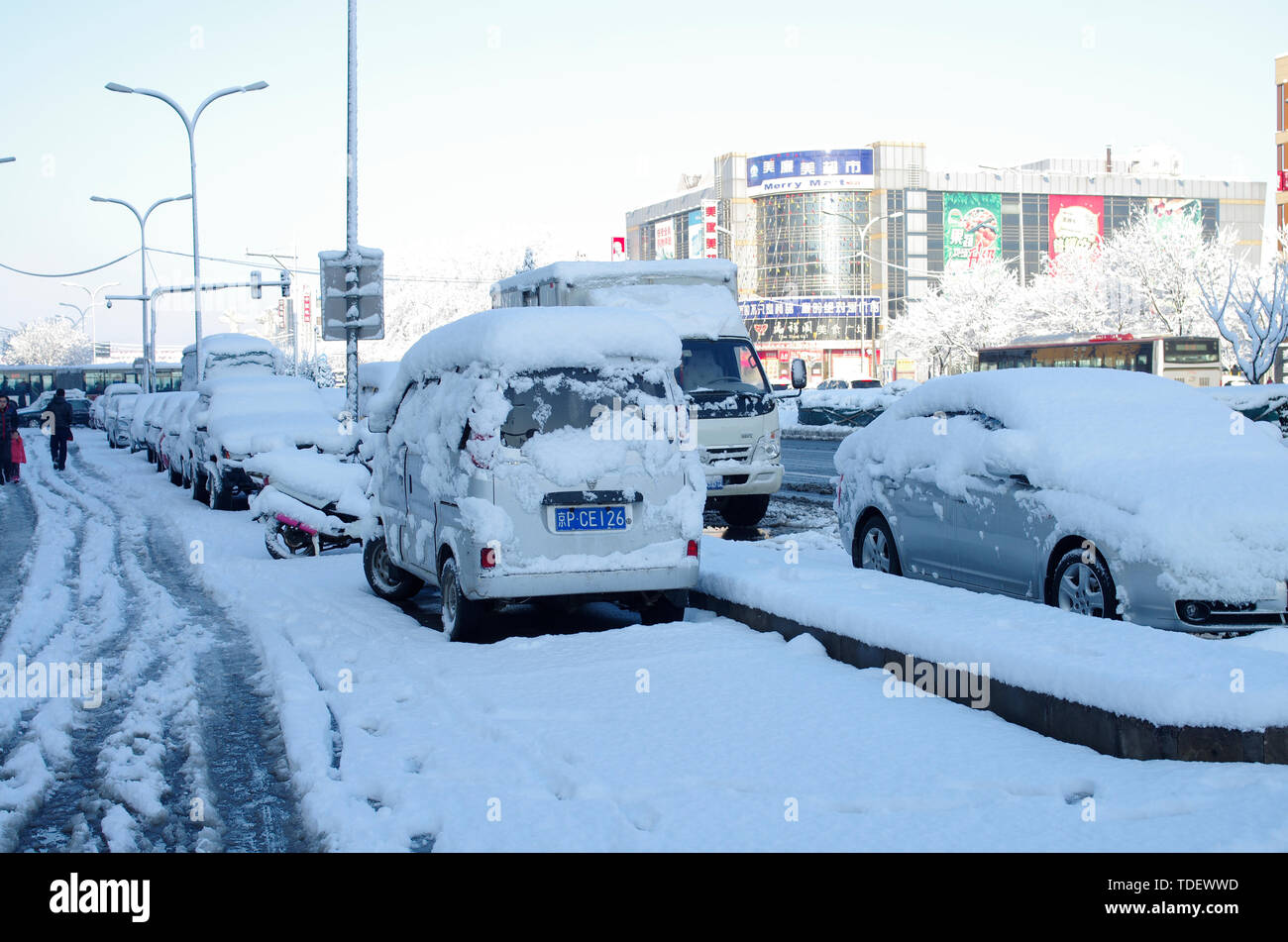 Tourism and ice frozen means of transportation hi-res stock photography ...