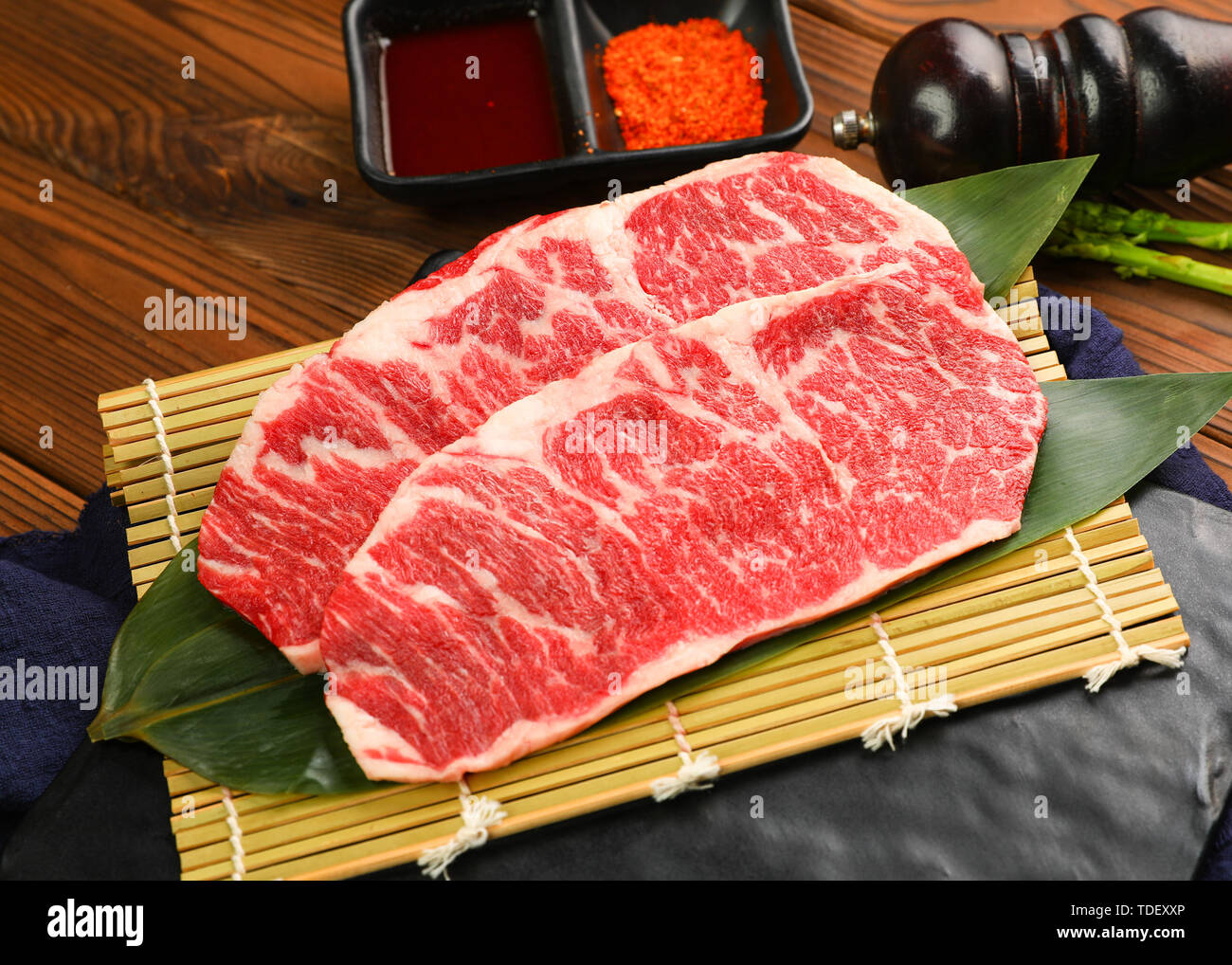 Japanese cuisine restaurant food, roast meat, hot pot, red meat ...