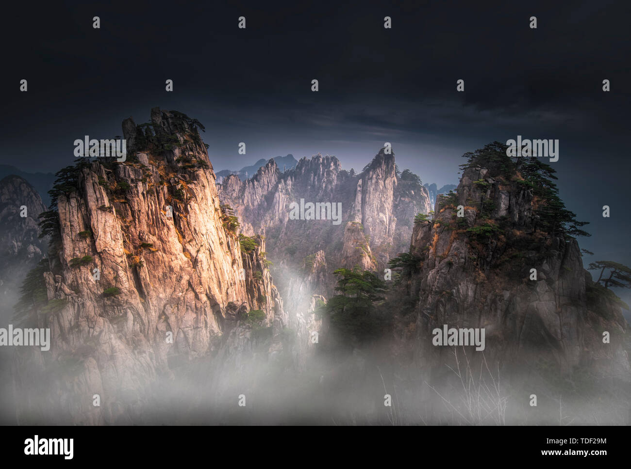 The beginning of the xinfeng peak hi-res stock photography and images ...