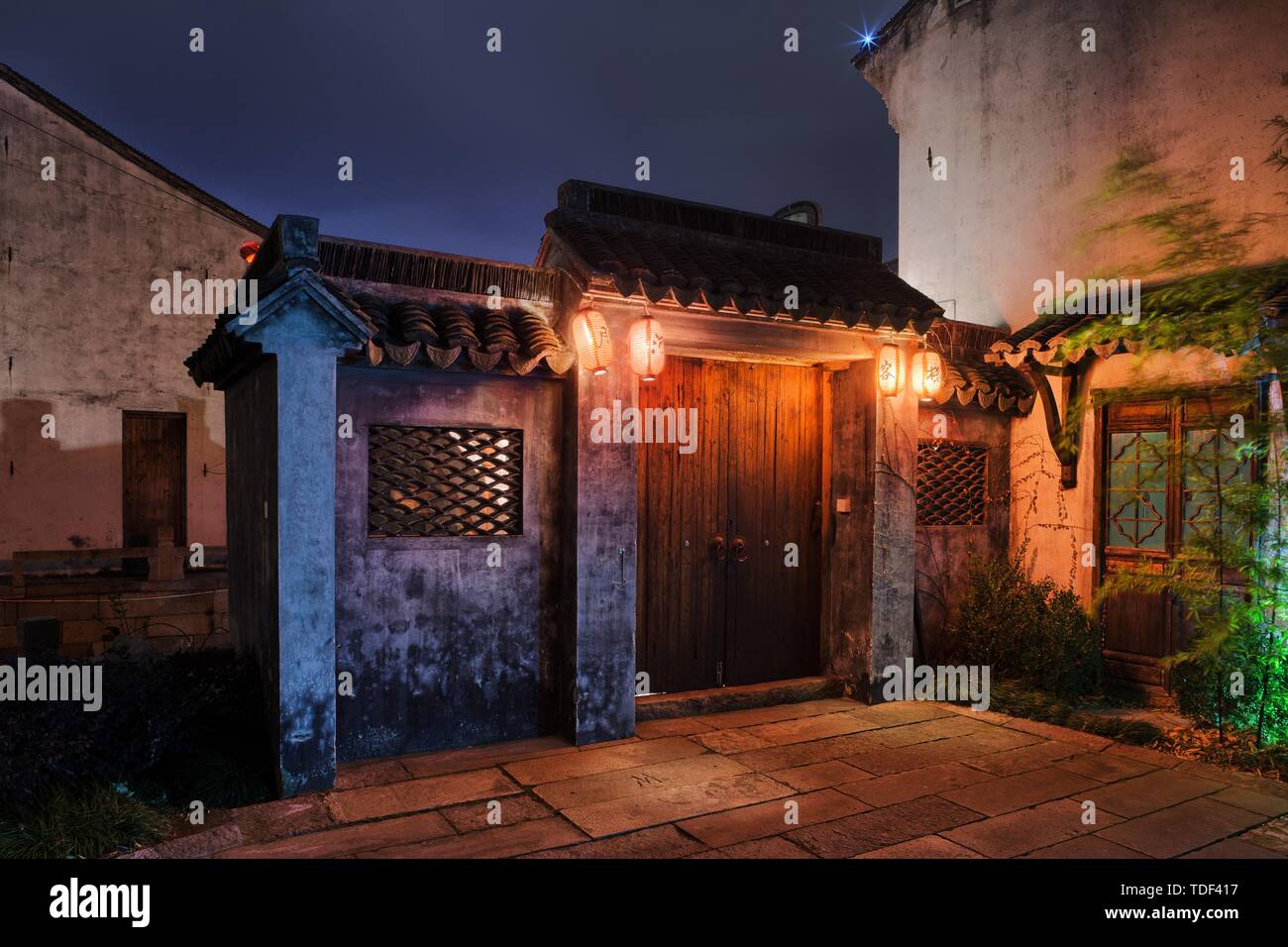 Chinese old house front Stock Photo - Alamy