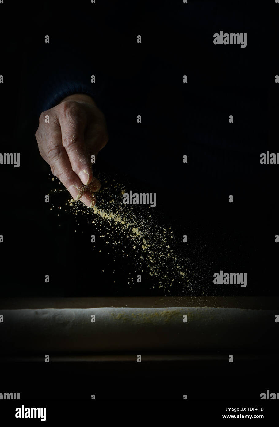 Sprinkling powder hi-res stock photography and images - Alamy