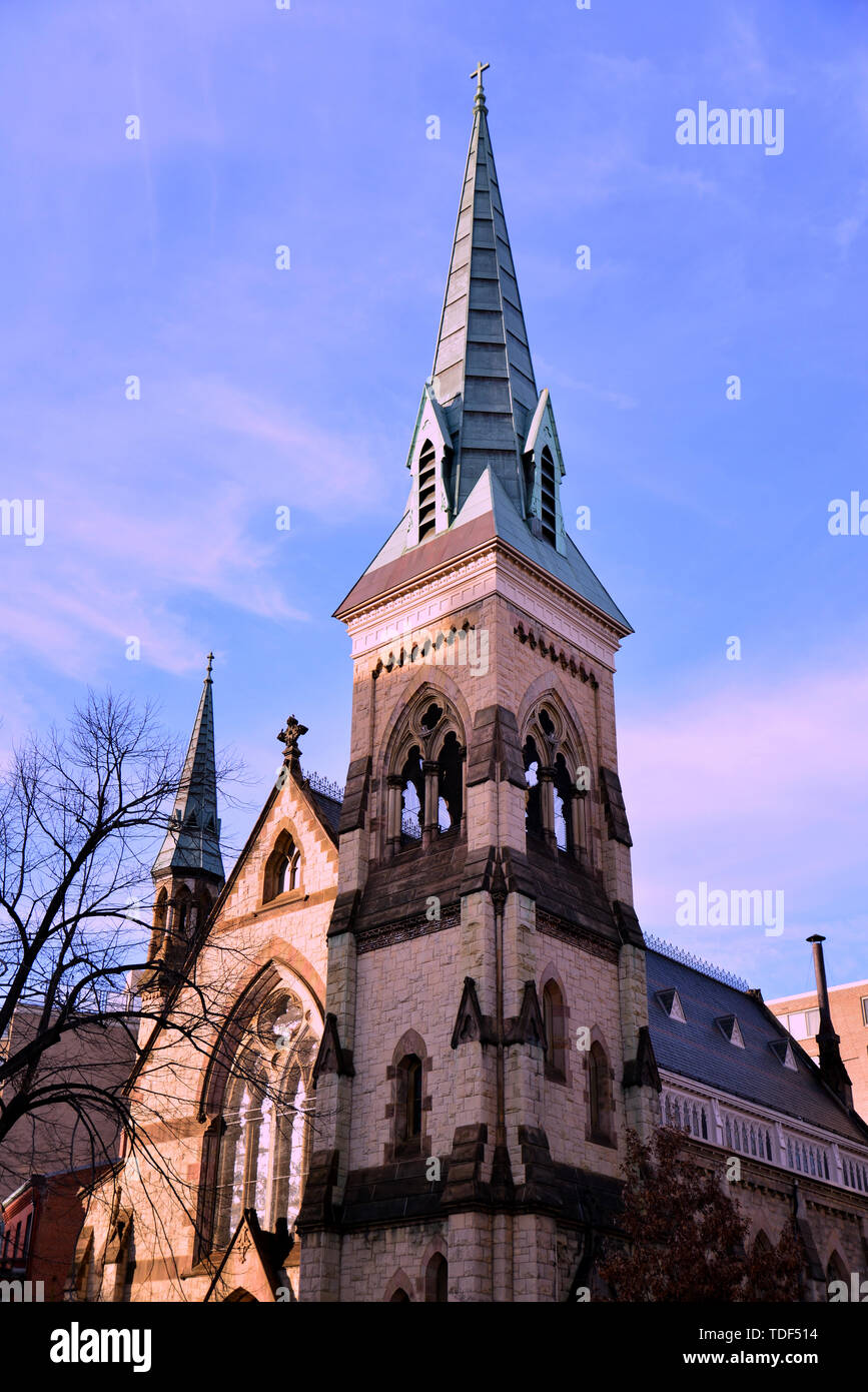 Traditional high rise building milestones hi-res stock photography and ...