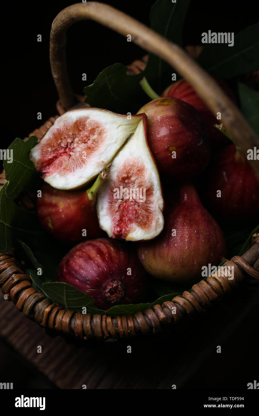 Fig in a bamboo basket Stock Photo - Alamy