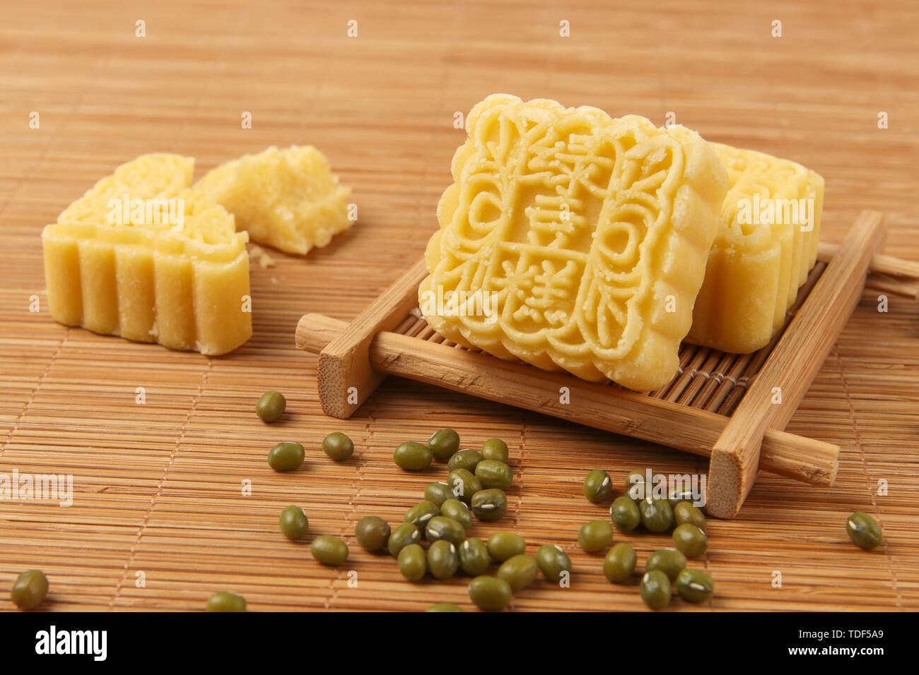 Traditional snack green bean cake Stock Photo - Alamy