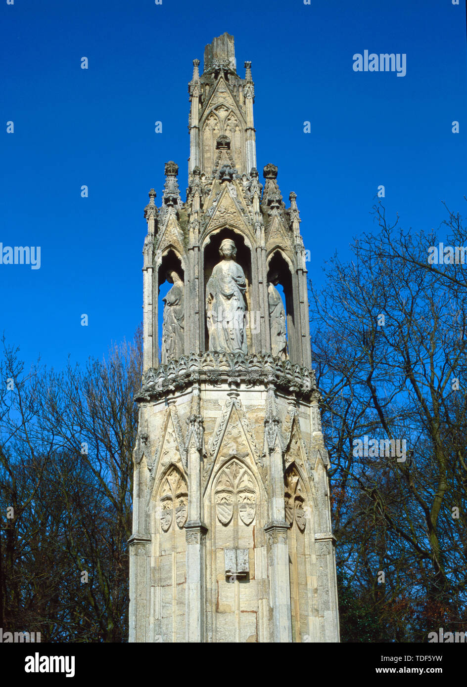 Hardingstone eleanor cross hi-res stock photography and images - Alamy