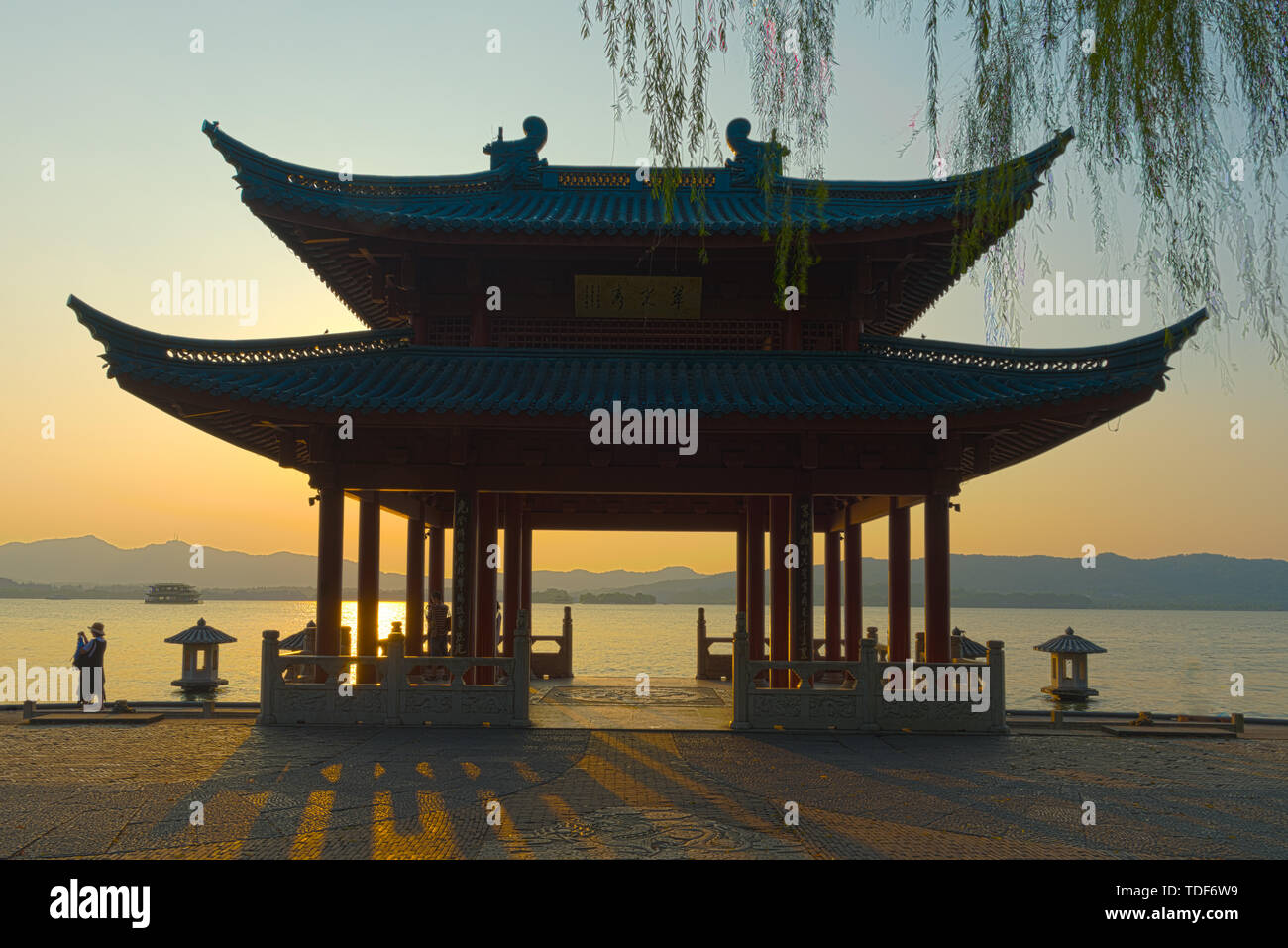 Smell waves hi-res stock photography and images - Alamy