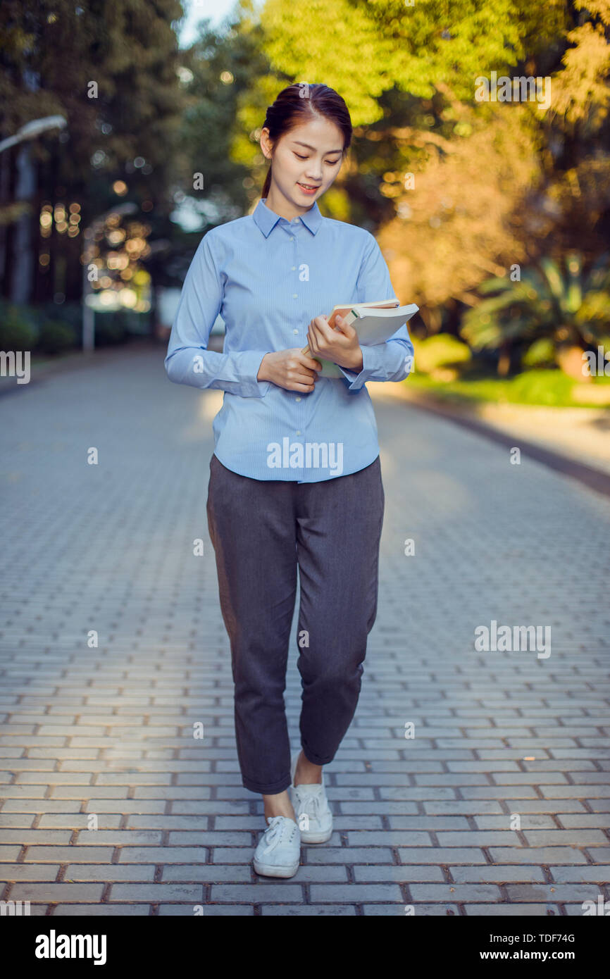 Chinese lady of shanghai hi-res stock photography and images - Alamy
