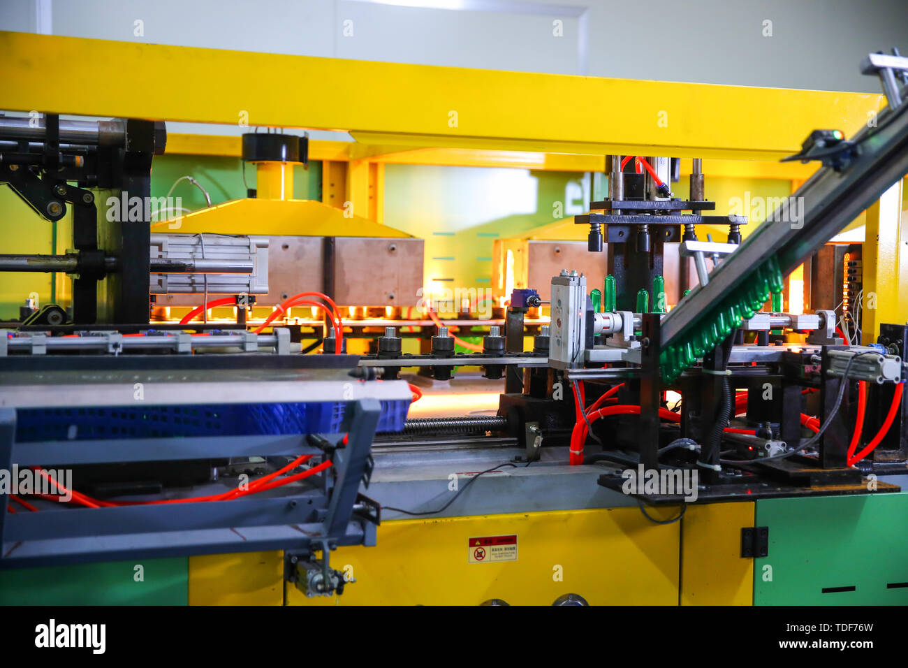 Canning factories hi-res stock photography and images - Alamy