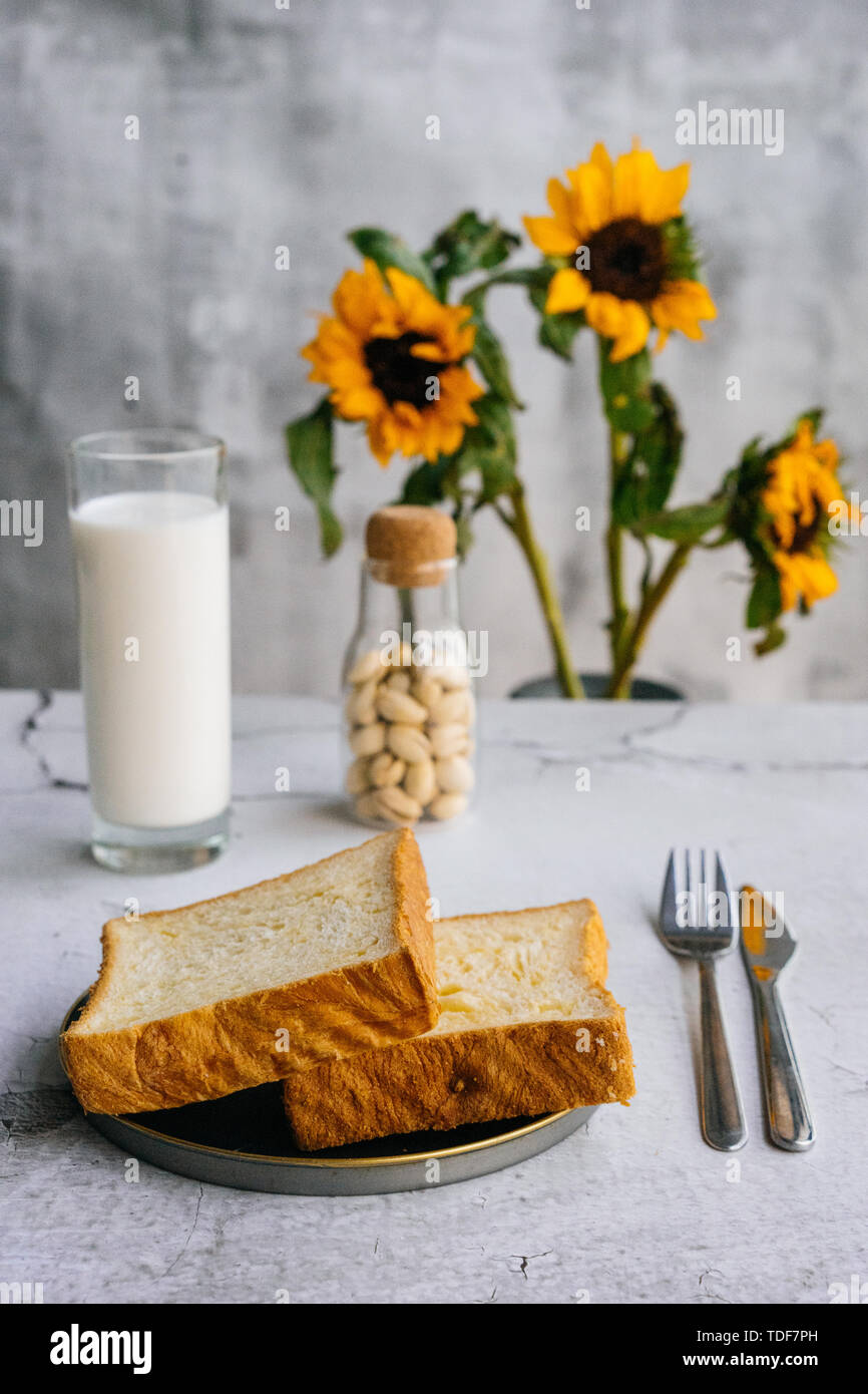 Bread, milk, breakfast Stock Photo - Alamy