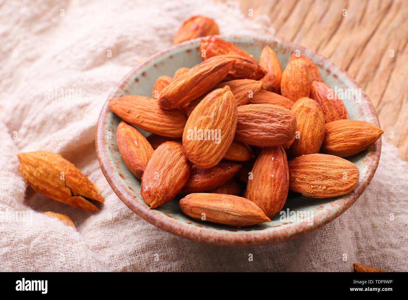 Thin-shell almonds Batambattan apricot badamu nuts dried fruit Stock ...