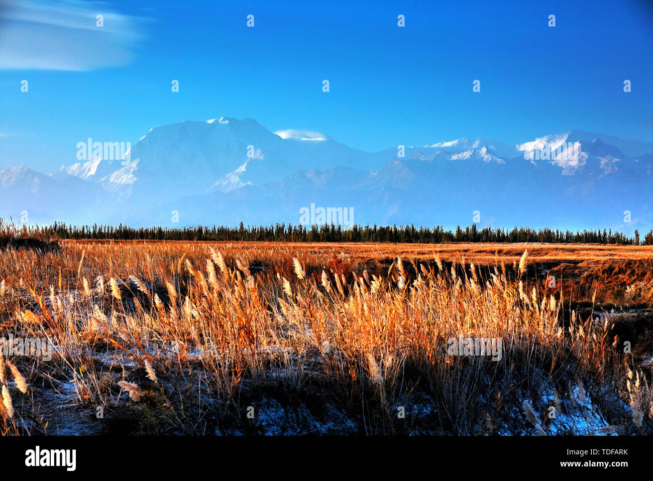 Kunlun plateau sunrise hi-res stock photography and images - Alamy