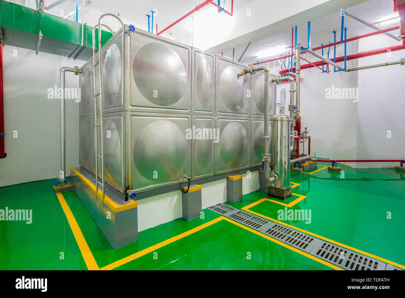 Pressure vessel tank hi-res stock photography and images - Alamy