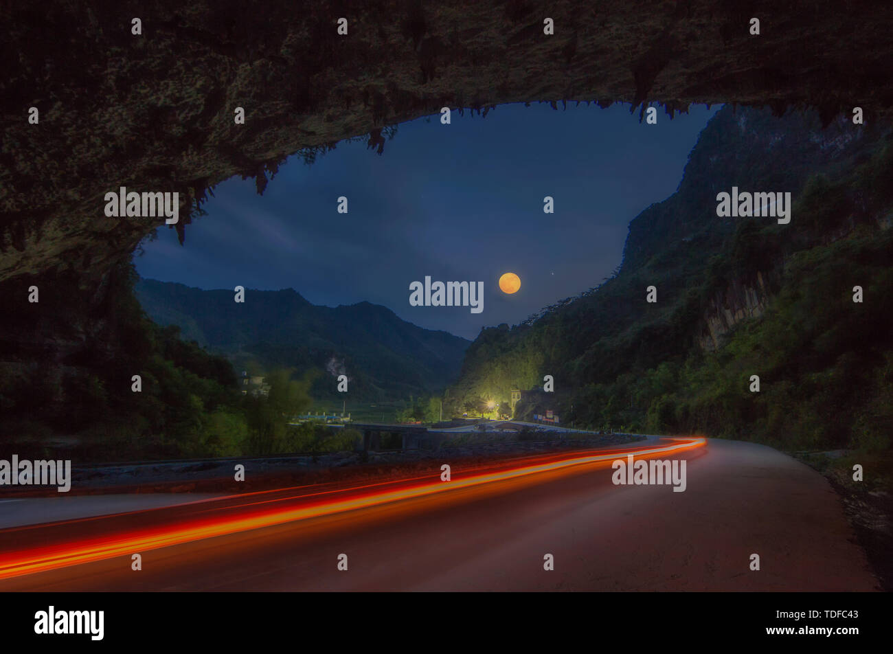 Evening at Tiansheng Bridge Stock Photo - Alamy