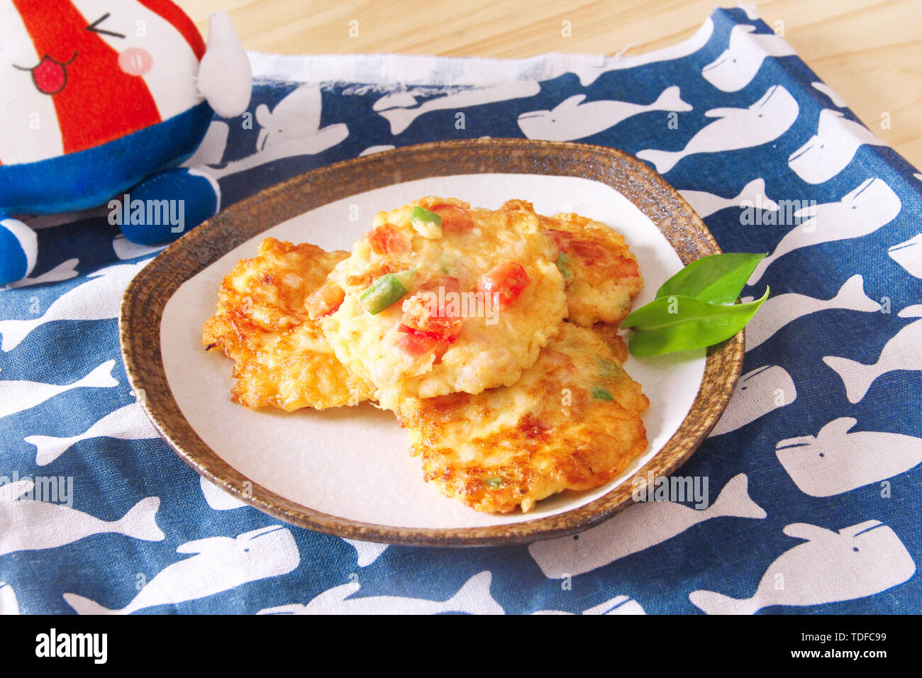Shrimp cakes hi-res stock photography and images - Alamy