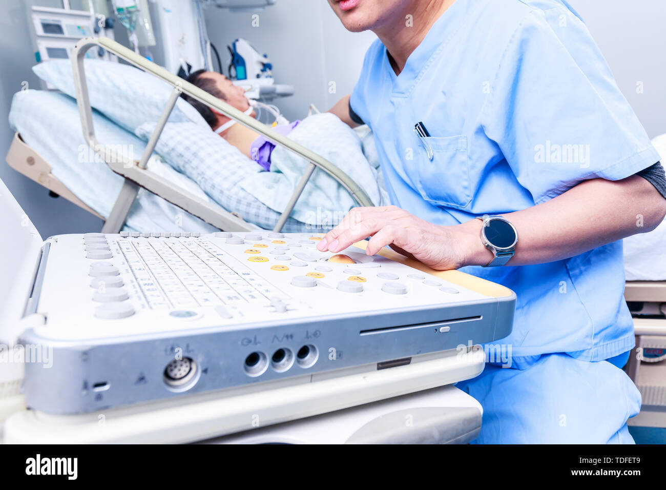 Physician, doctor, emergency, emergency, hospital, intensive care unit ...