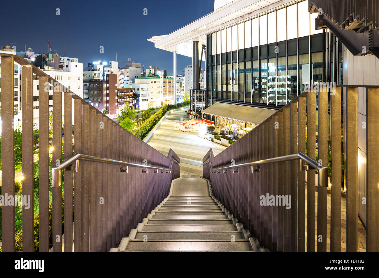Empty road built structures architecture hi-res stock photography and ...