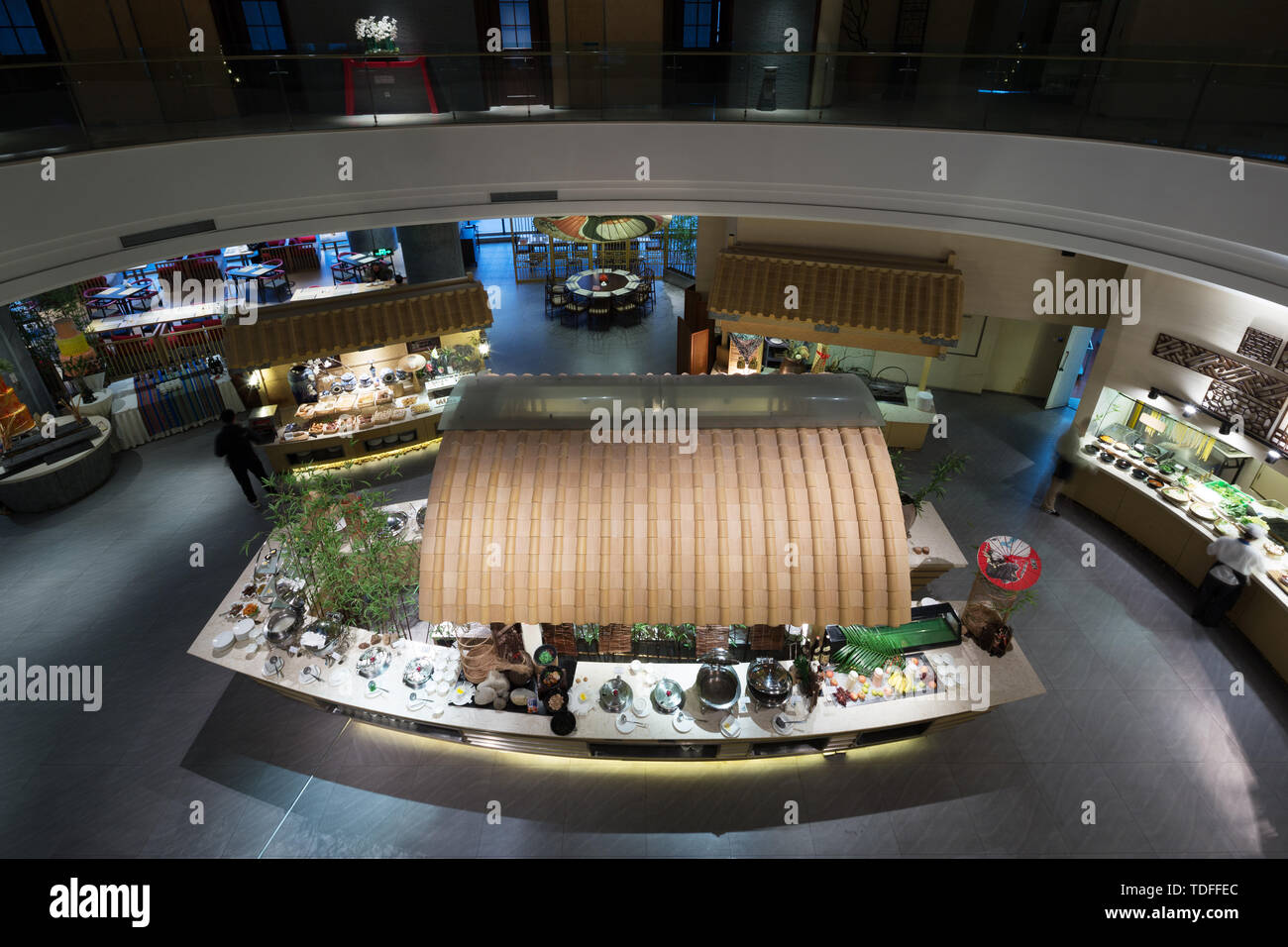 retail stores in grand hall Stock Photo - Alamy