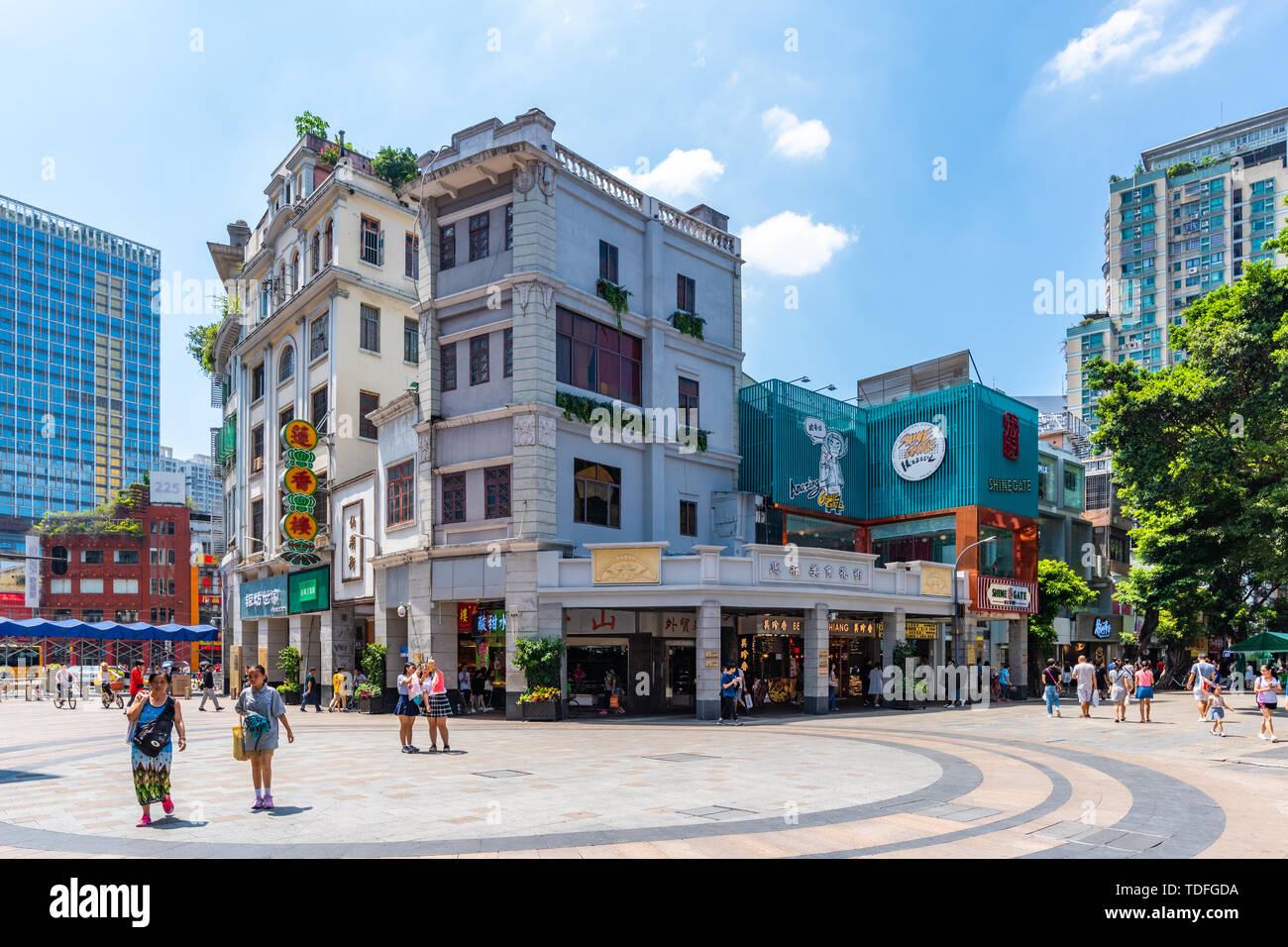 Commercial Pedestrian Street, Beijing Road, Guangzhou Stock Photo - Alamy
