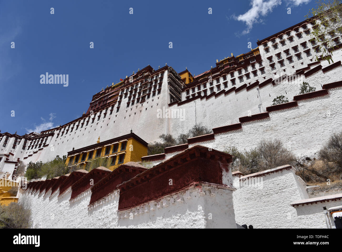 Potala Palace in Lhasa, Tibet, photographing this magnificent palace ...