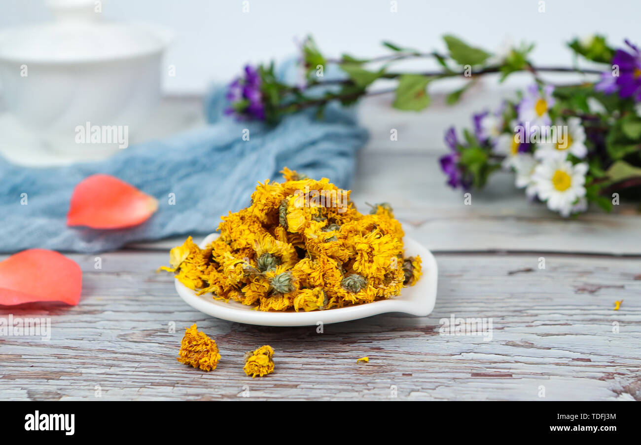 Fetal chrysanthemum hi-res stock photography and images - Alamy