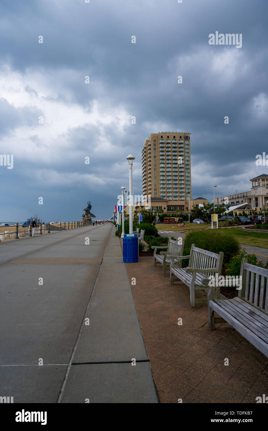 Virginia beach boardwalk hi-res stock photography and images - Alamy