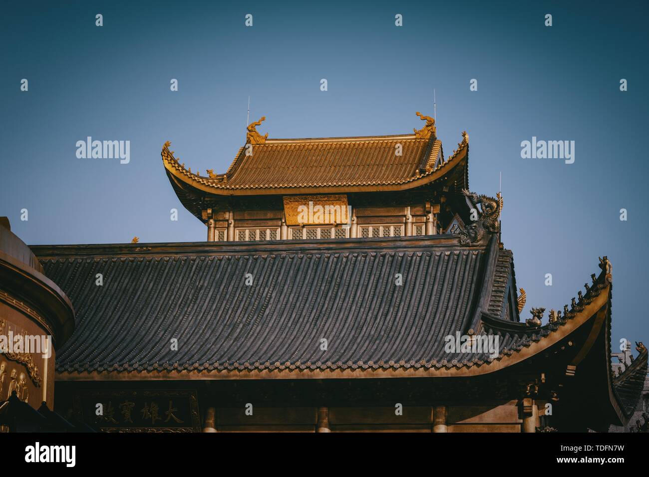 Jinding ancient architecture hi-res stock photography and images - Alamy