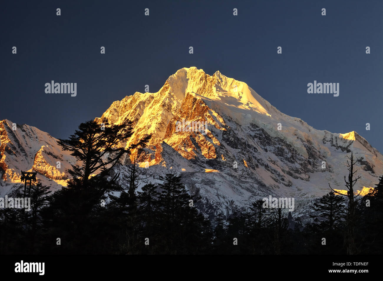 Gonga mountain hi-res stock photography and images - Alamy