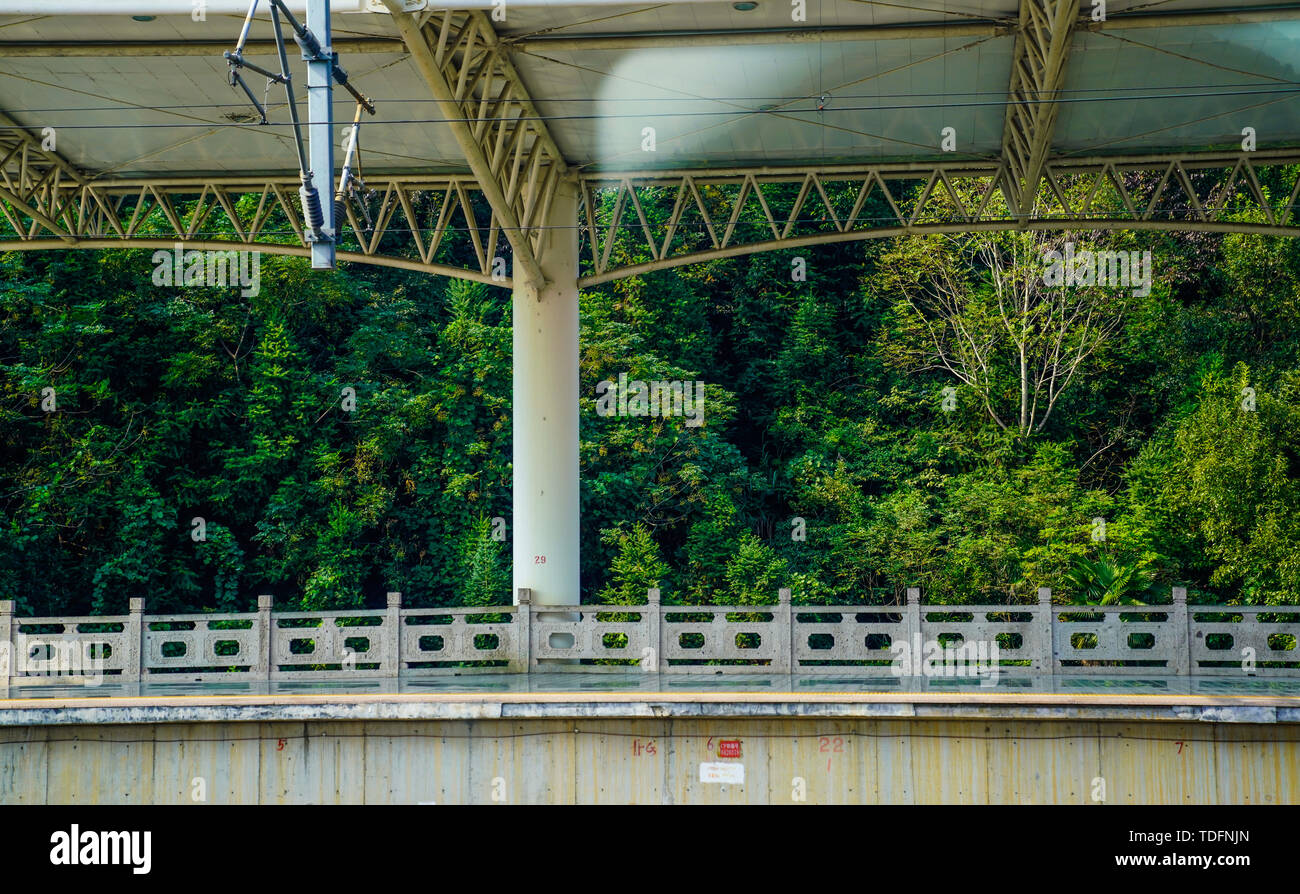 Guide bridge station hi-res stock photography and images - Alamy