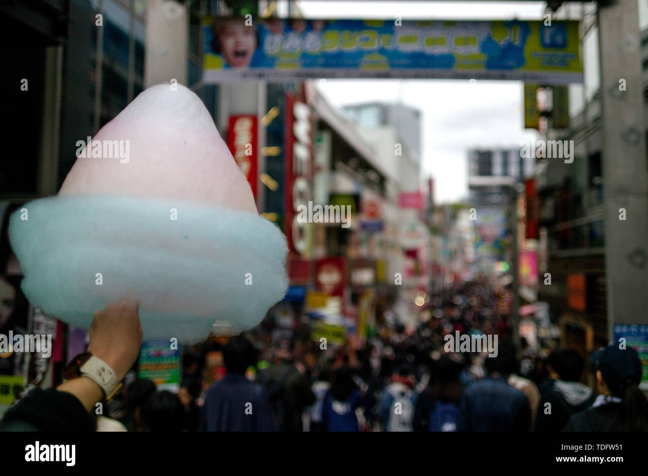 Candy floss / Cotton Candy for sale in Harajuku, Tokyo, Japan Stock ...
