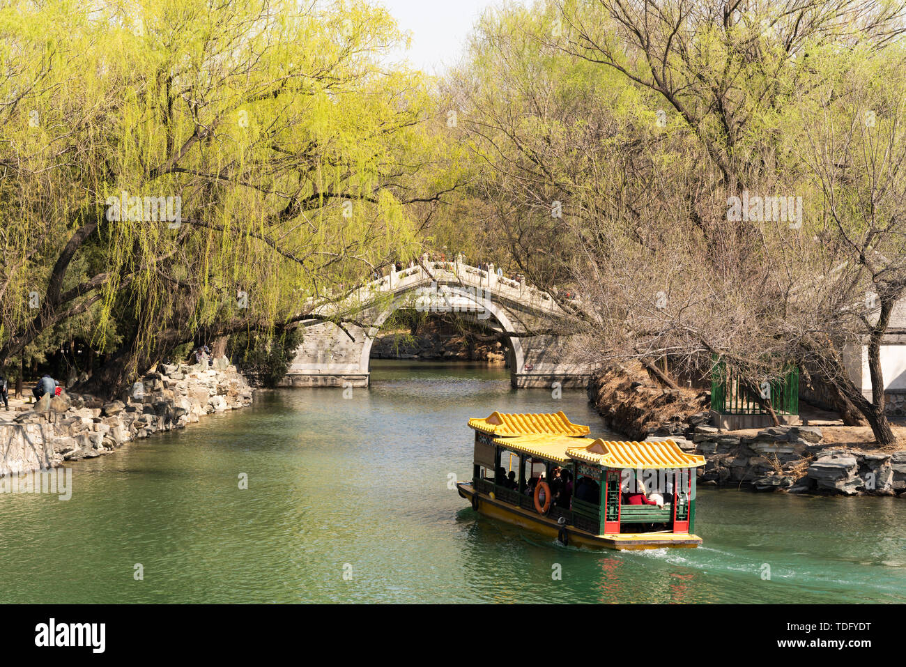 Beijing spring summer palace beautiful scenery, popular tourist ...