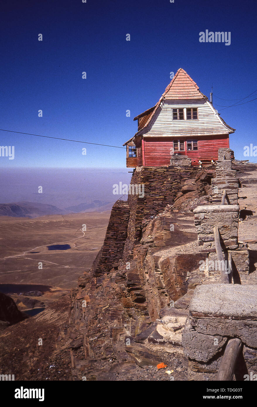 Refuge on the summit of Chacaltaya at over 5000 meters above sea level ...