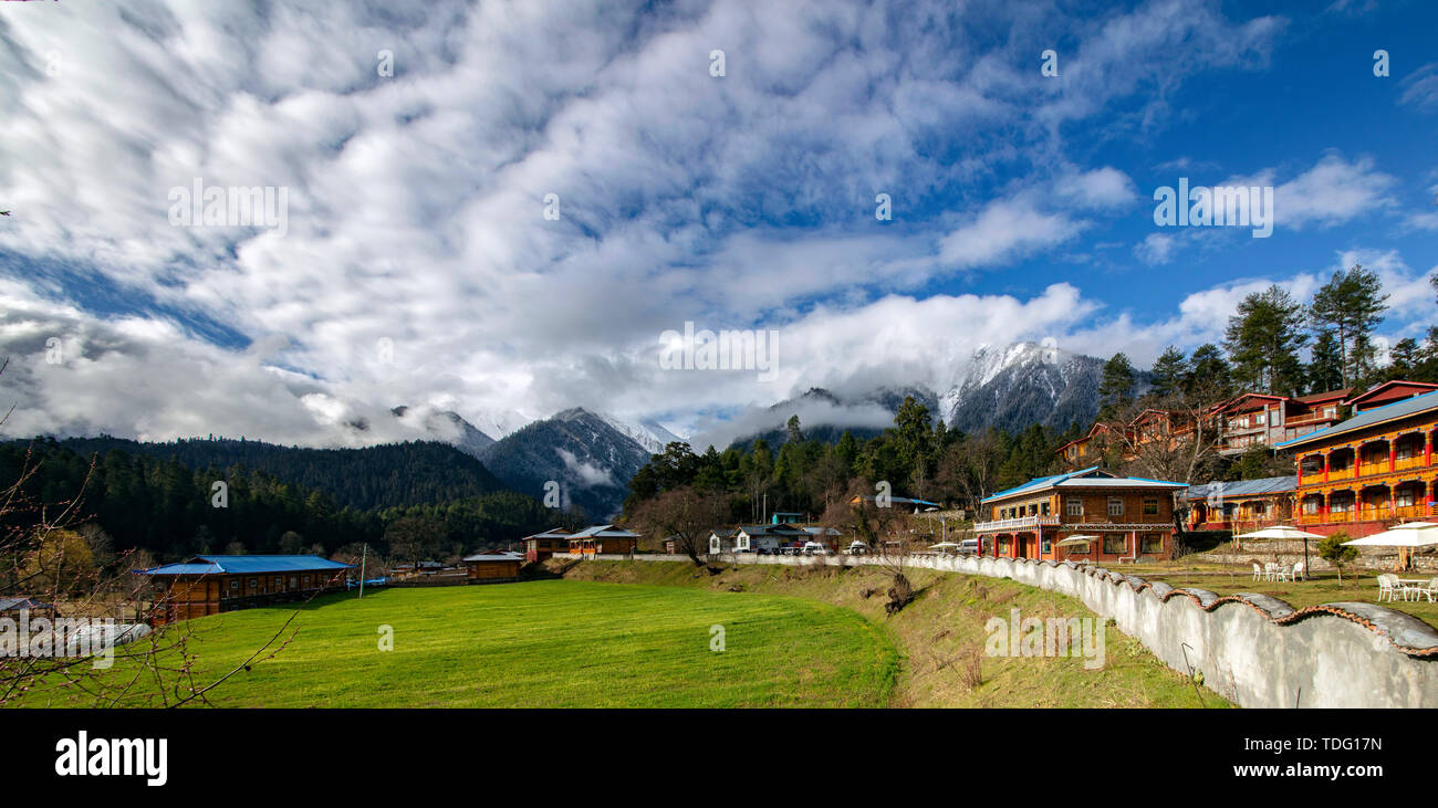 The scenery of Renqing Inn Stock Photo - Alamy