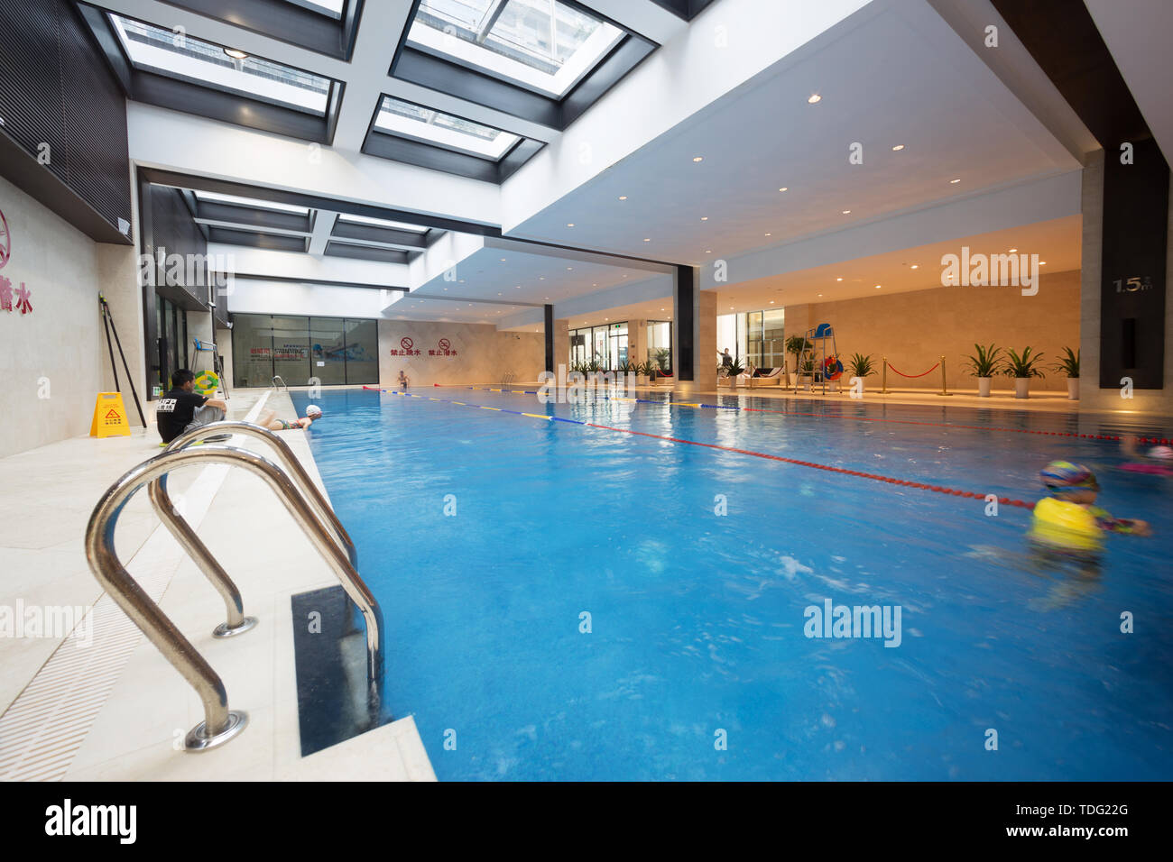 Swimming poor hi-res stock photography and images - Alamy