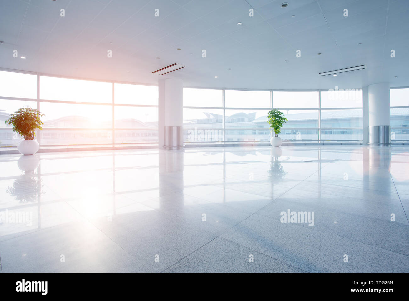 Reflective room and office passageway hi-res stock photography and ...
