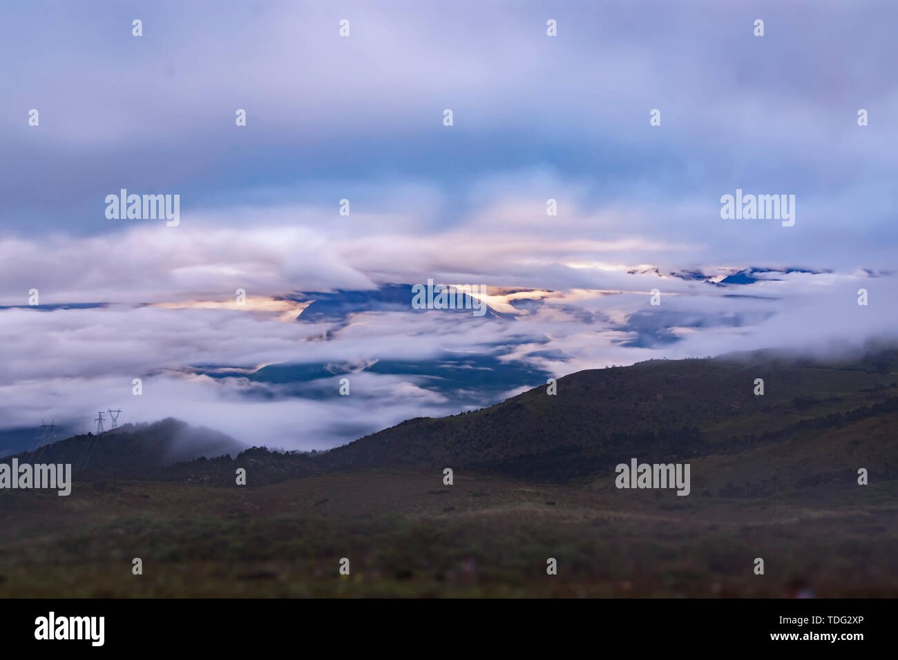 Ganzi clouds hi-res stock photography and images - Alamy