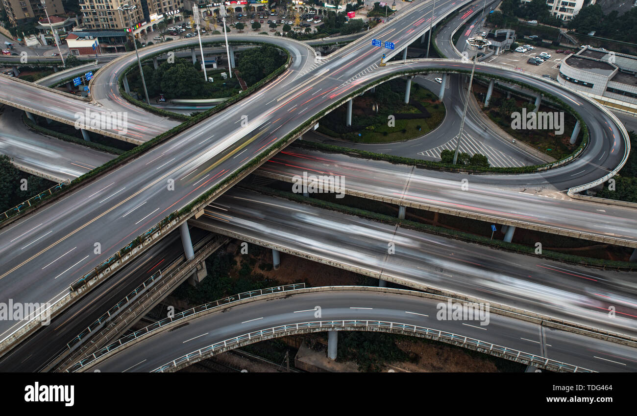 Outdoor car overpass hi-res stock photography and images - Alamy