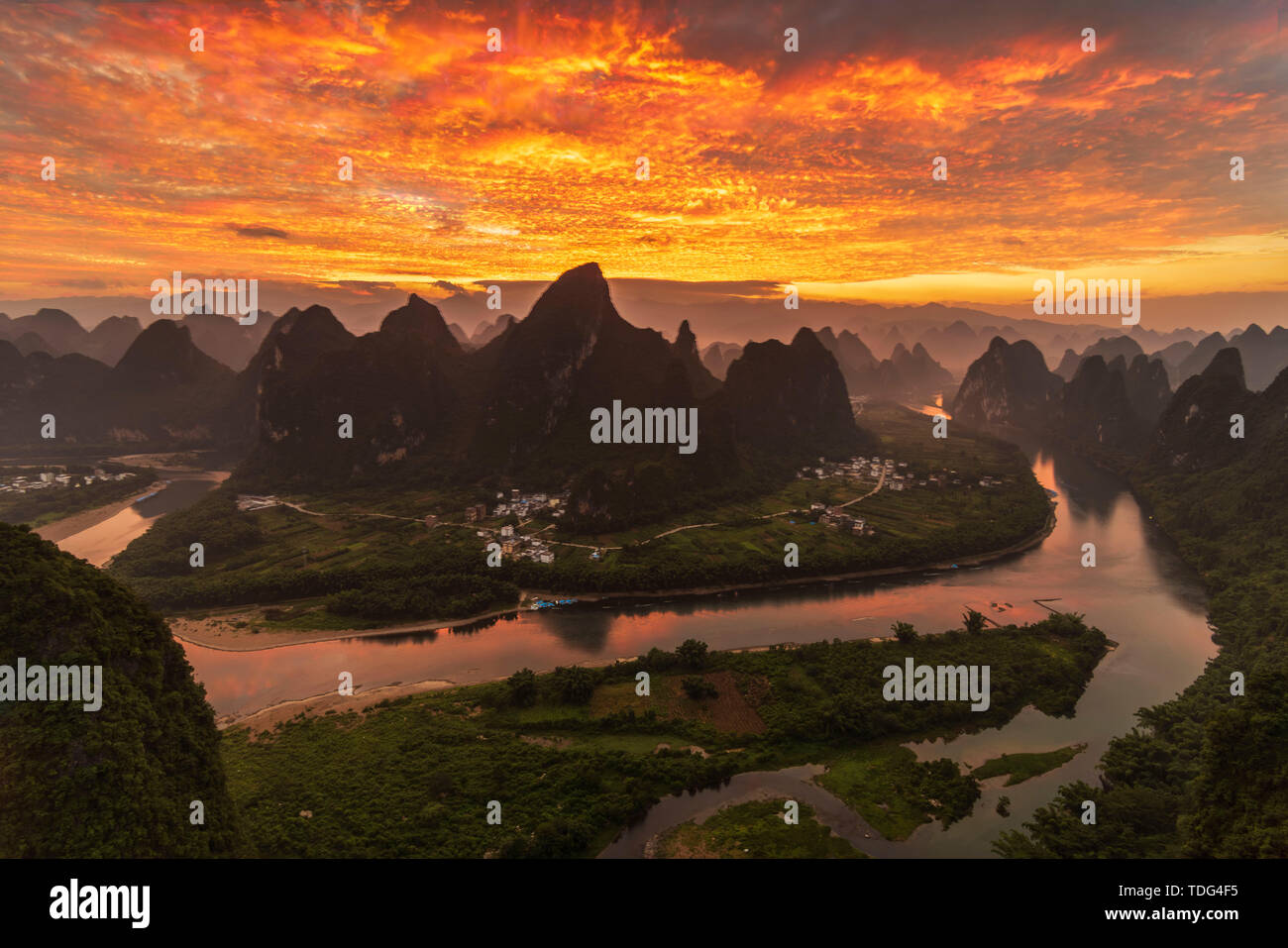 Old Town of Pinggu Town, Yangshuo Stock Photo - Alamy