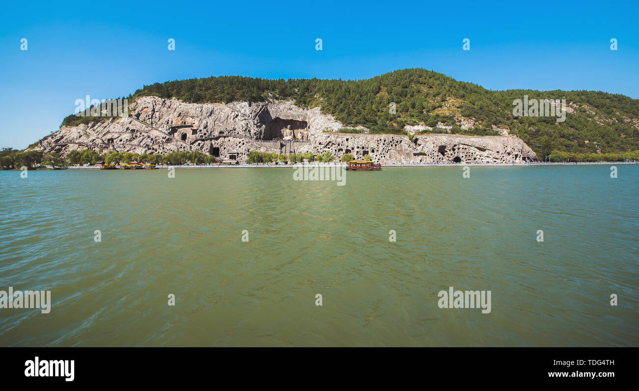 Longmen grottoes hi-res stock photography and images - Alamy