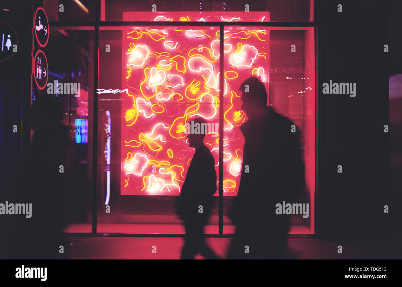 Taikuri, Chengdu - Pedestrians Stock Photo - Alamy
