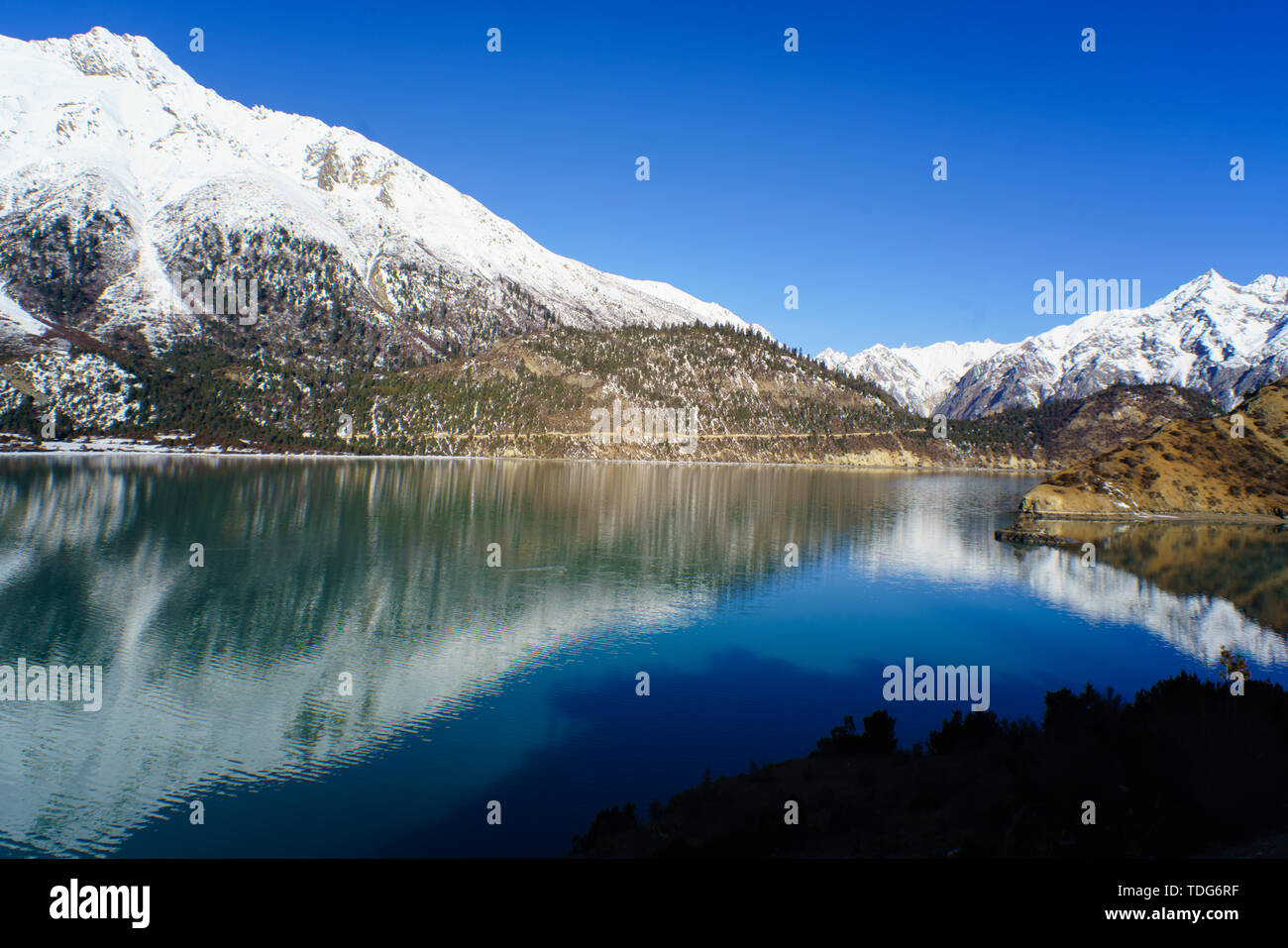 Lianwu Lake Sichuan-Tibet Stock Photo - Alamy