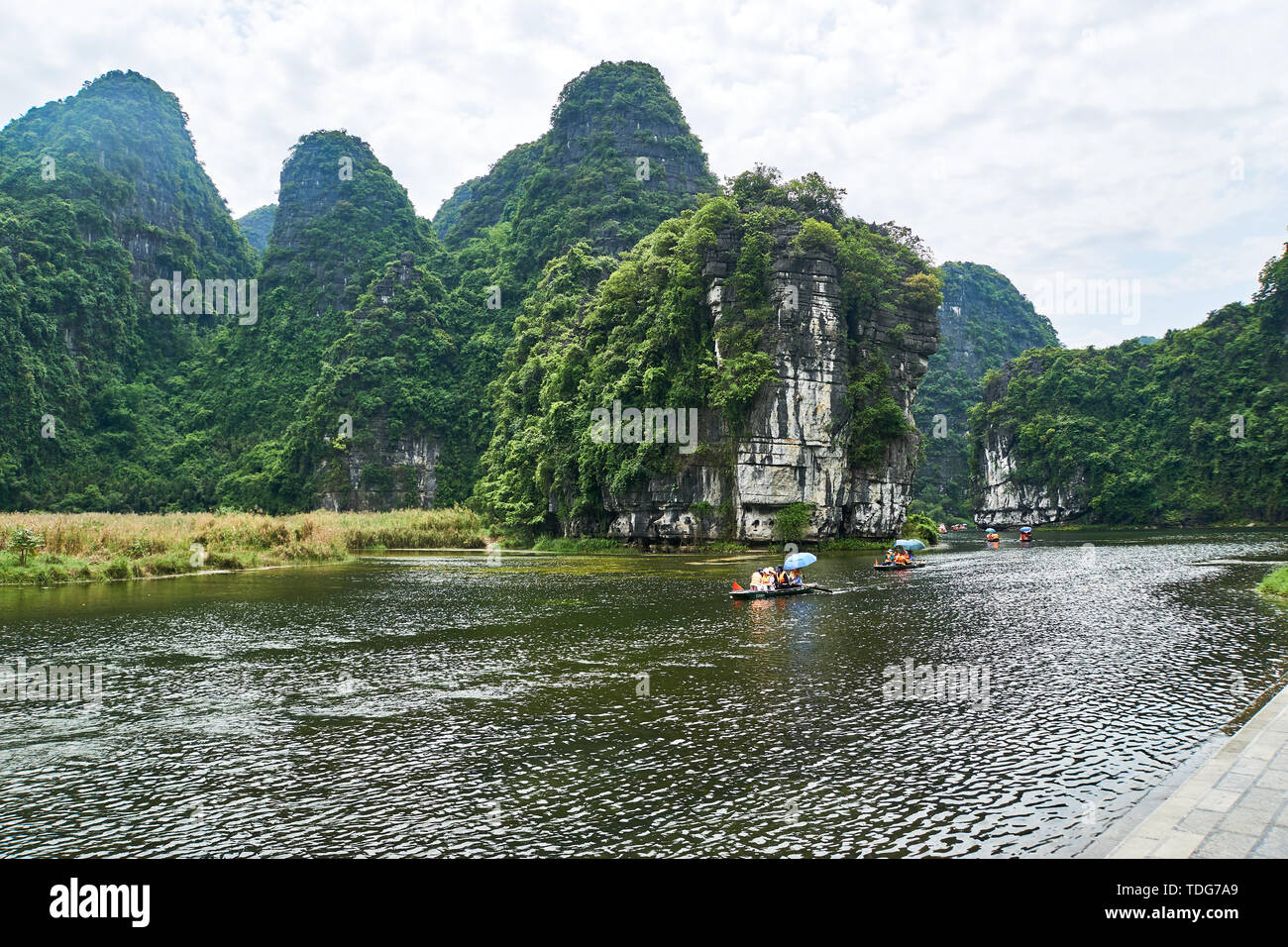 Trang An Ninh Binh Vietnam June 9 2019 People Taking Boat Tour To