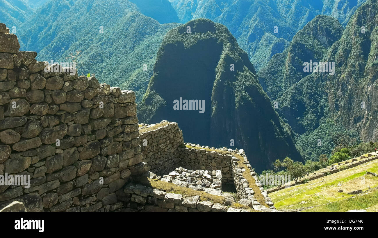 wall construction detail at peru's famous incan city of machu picchu ...
