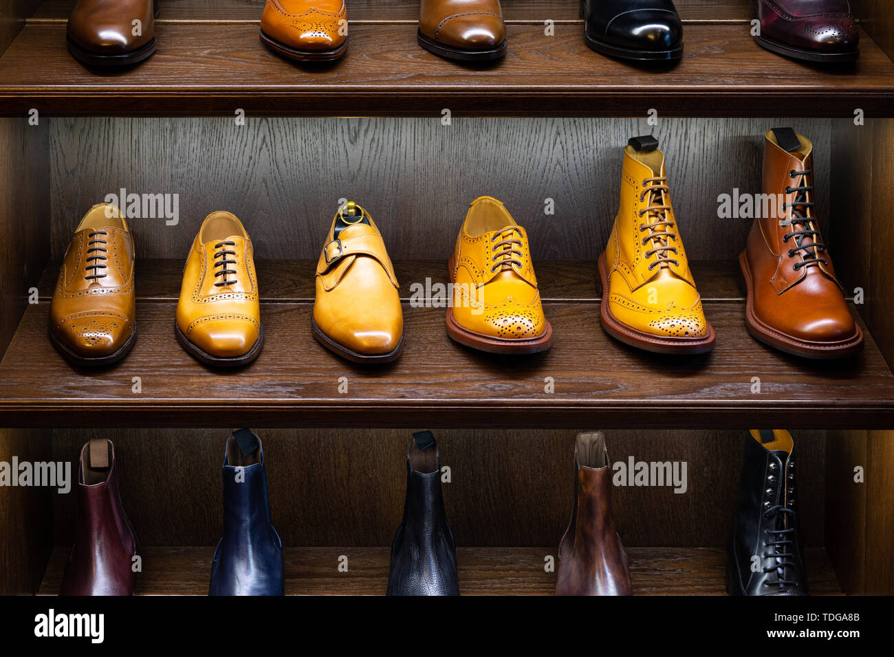 men footwear boutique store Stock Photo - Alamy