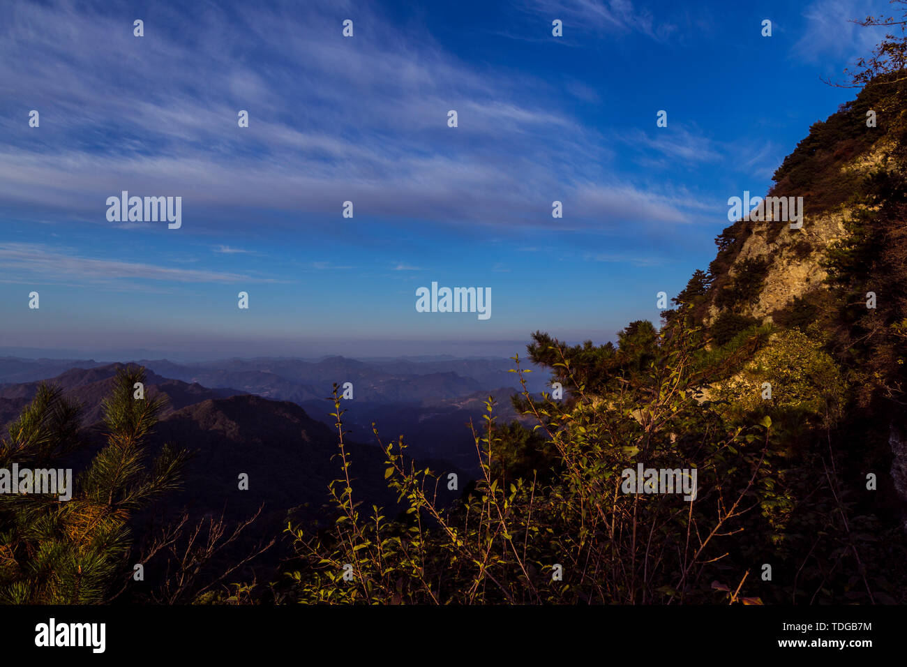 Wudang shan hi-res stock photography and images - Alamy